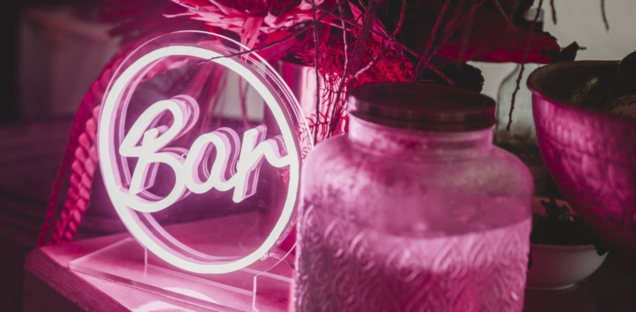 3 ways to make custom neon logo signs for your business